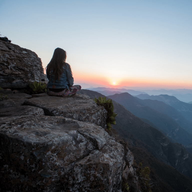 Travel Nursing in An RV: Housing Tips for Travel Nurses