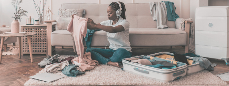 8 Must-Haves Every Traveler Should Take on a Travel Assignment • The ...